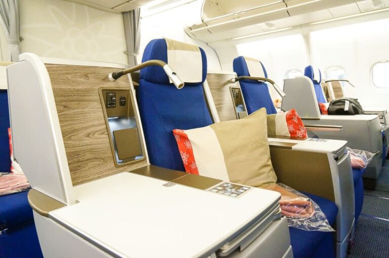 Edelweiss Business Class A330-300 - YourTravel.TV