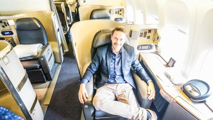 American Airlines First Class 777-300ER - YourTravel.TV